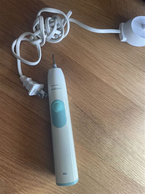 Philips Sonicare Electric Toothbrush Handle HX6250 White with charger ...