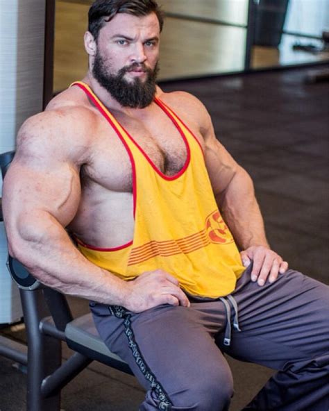 Какой взгляд ,и майка алкашка))#bodybuilding_motivation #coach # ...