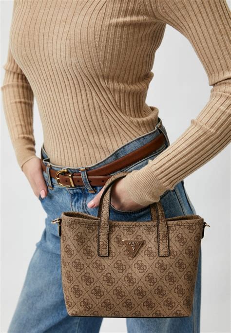 Сумка и косметичка Guess LATONA MINI TOTE, цвет: бежевый, RTLAEB367001 ...