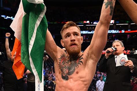 McGregor main - Les Adeptes de la Boxe