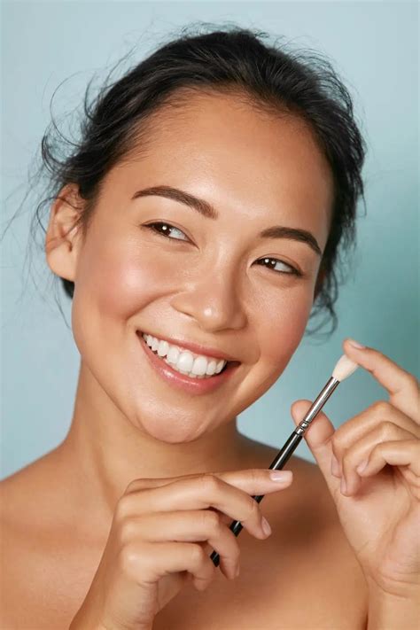 The 13 Best Dewy Foundations For All Skin Types And Tones | Successible ...