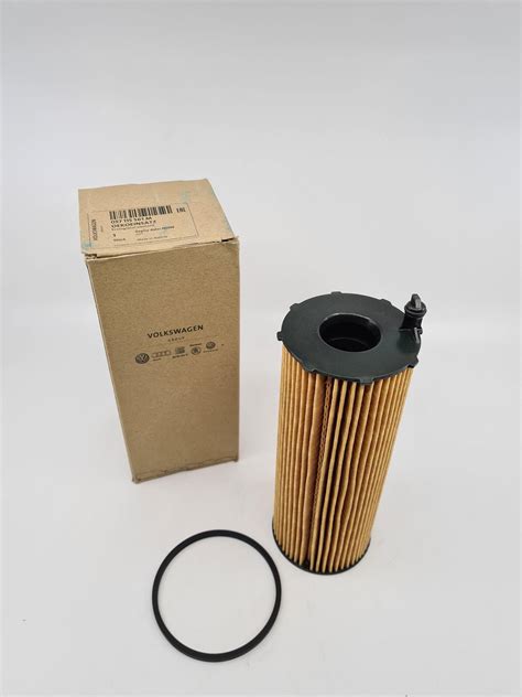 057115561L - Oil Filter - 2.7 TDI & 3.0 TDI - Volkswagen Touareg 7L ...
