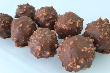 Конфеты из фиников и орехов - пошаговый рецепт с фото