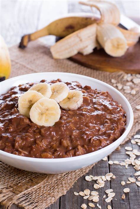 Овсяная каша на молоке с бананом и шоколадом - рецепт приготовления