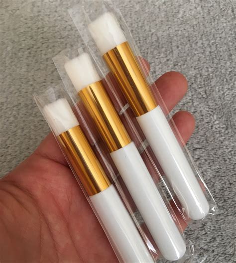 Кисточка для очищения ресниц - EyeLashShop