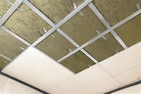 Звукоизоляция стен и потолка в квартире — Ремонтно-Строительная ...