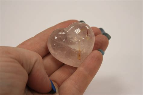 Сердечко из розового кварца - Купить в интернет-магазине Геопарк