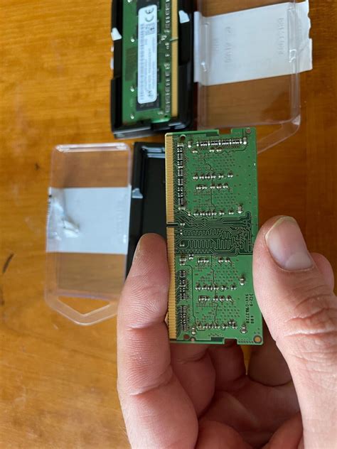Micron MTA4ATF51264HZ-3G2J1 4GB 3200MHz DDR4 260-Pin SODIMM (PC4-25600 ...