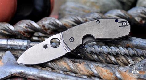 {The 10} Best EDC Knives That People Want To Have [June Tested]
