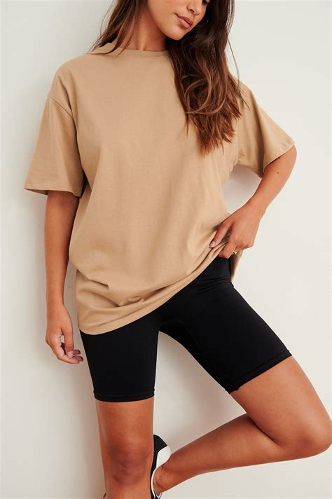 Oversize T-Shirts für Damen Übergroße Shirts | na-kd.com