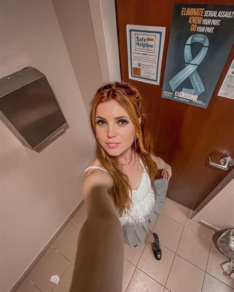 "having too much fun in Italy" - IG August 2023 : r/SydneySierota
