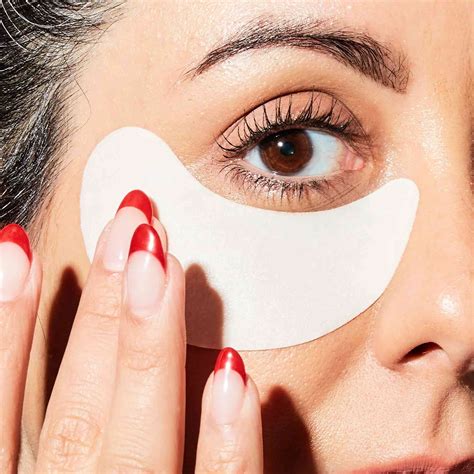 These Retinol Eyes Masks Make My Dark Circles Disappear