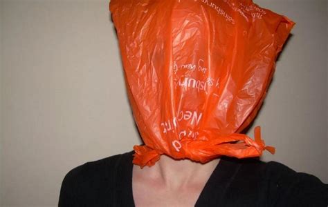 Пластиковый пакет на голову для лечения COVID-19