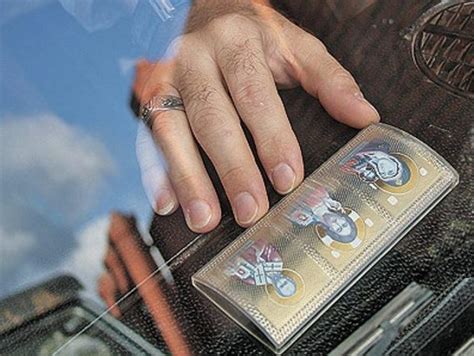 Откуда взялась традиция вешать иконы в авто и почему это не по ...