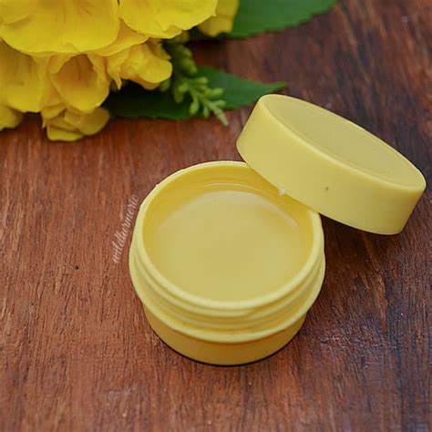12 Top Uses Of Vaporub & How To Make It At Home - Wildturmeric