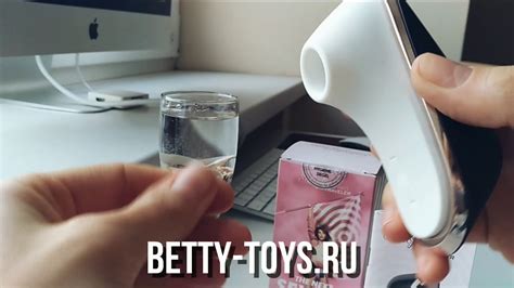 Бесконтактный вакуумный стимулятор клитора Satisfyer Traveler Pro - YouTube