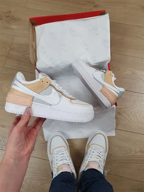 Nike Air Force 1 Shadow Spruce Aura белые с бежевым кроссы женские ...