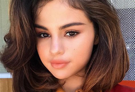 Selena Gomez Eye Selena Gomez Makes Jaws Drop As She Rocks A Full Face