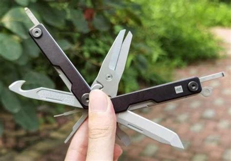 Huohou 11-in-1 Multi-Function Knife: Review and Features