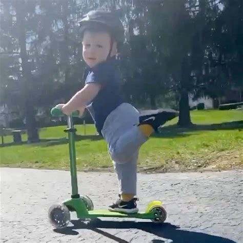 The Way This Little Boy Scooters Is the Exact Level of Sassy I'm Trying ...
