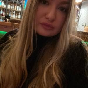 Дарья, 25 лет, по знаку зодиака Рак хочет познакомиться с парнем в ...