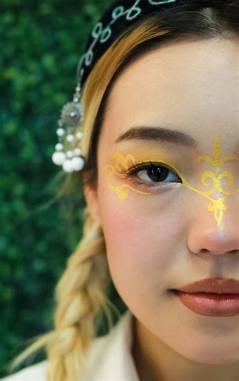 Kazakh Artist Promotes Cultural Identity by Incorporating Traditional ...