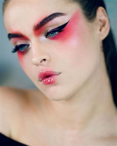 Макияж На лице Тренд 2021 Для Карих Глаз | Geisha makeup, Artistry ...