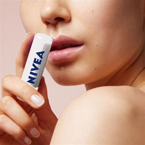 Бальзам для губ NIVEA SOS-уход