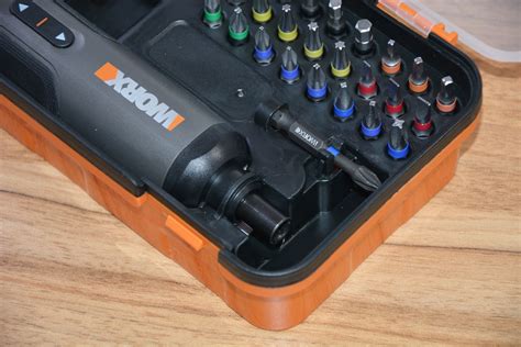 Обзор аккумуляторной отвертки Worx WX240 с кейсом и набором бит ...