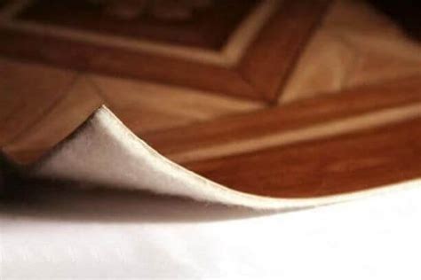Jak tlusté je komerční linoleum?