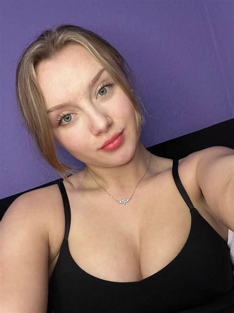 my friends let me down again, sucks to have no real friends :( : r/selfie