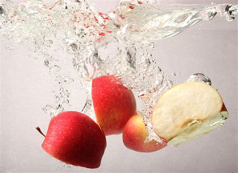 Яблоки В Воде Картинки – Telegraph