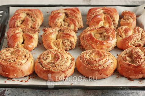 Булочки с ореховой начинкой (из дрожжевого теста) — рецепт с фото пошагово