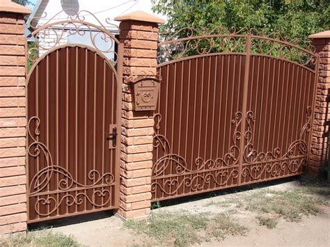 Ворота с калиткой для частного дома +100 фото вариантов и идей