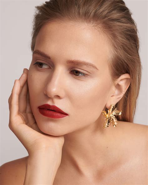 VERONIKA B | INSTYLE