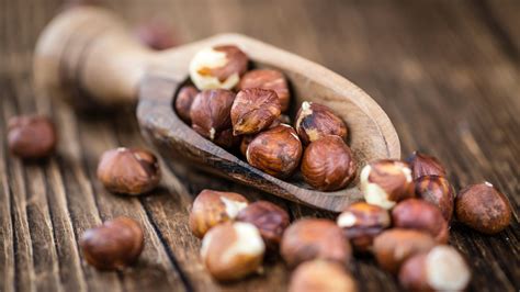 Фундук: полезные свойства и вред для организма, описание и вкус лесного ...