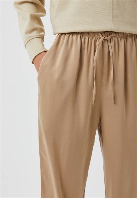 Брюки UNIQLO из сатина, цвет: бежевый, RTLACB135001 — купить в интернет ...