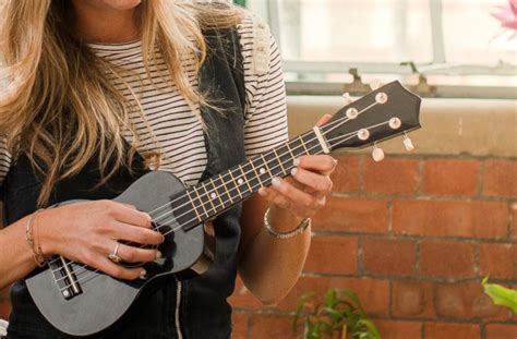 Ukulele Tuner | The Best Free Ukulele Tuner App | GuitarTuna