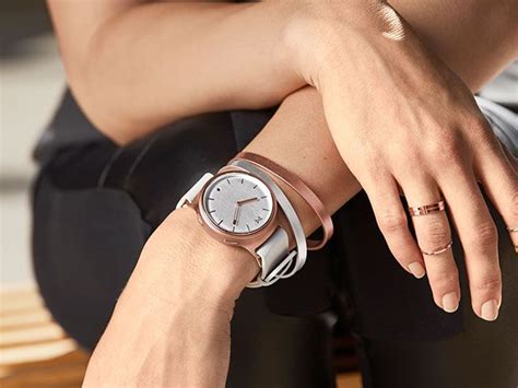 MISFIT PHASE | Fitness tracker wearable, Wearable technology, Smart watch