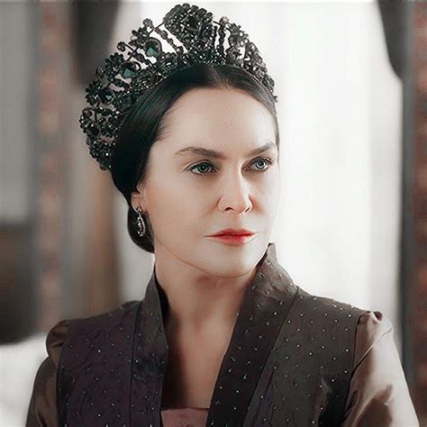 Сафие Султан in 2022 | Crown jewelry, Fashion, Crown