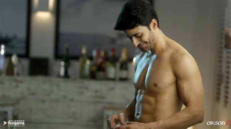 Aksar 2 2017 Wallpapers | Aksar 2 2017 HD Images | Photos aksar-2-1-4 ...