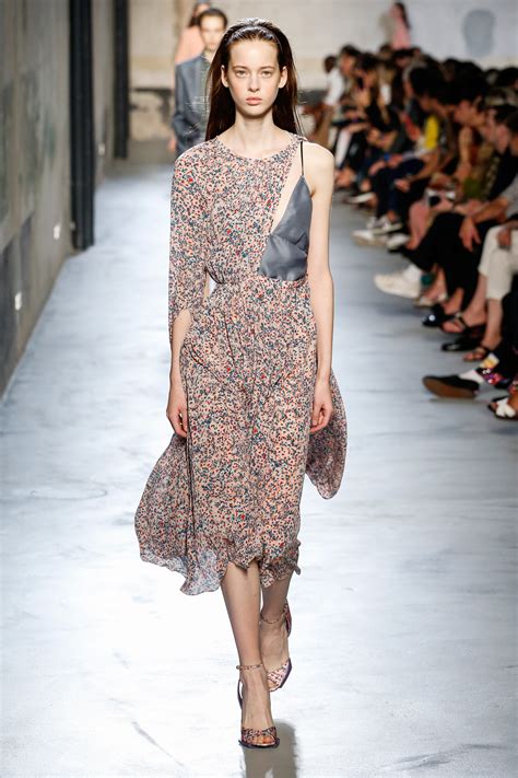 N.21 RTW Spring 2020 [PHOTOS]