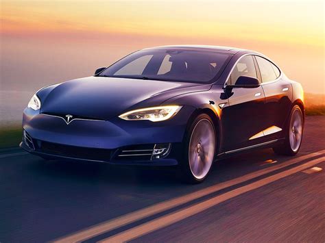 Tesla-Chef Elon Musk kündigt erste Funktionen für autonomes Fahren an ...