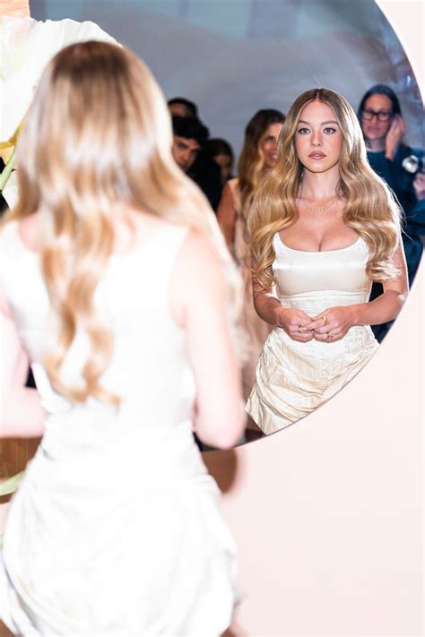 Sydney Sweeney, ¿enamorada de nuevo?: pillan a la actriz muy acaramelada en una moto de agua ...