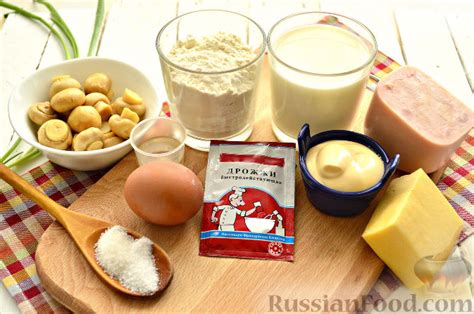 Рецепт: Салат с блинчиками, ветчиной, сыром и грибами на RussianFood.com