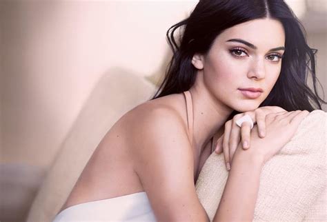 Estee Lauder Double Wear Nude Cushion Stick Radiant Makeup - Beauty ...