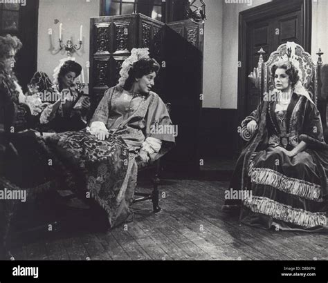 Susan hampshire hi-res stock photography and images - Alamy