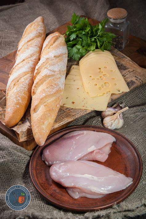 Багет с курицей, сыром и чесночным маслом | Пикабу