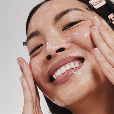 Juicy Gel | Gentle Balancing Cleanser | Go-To Skincare