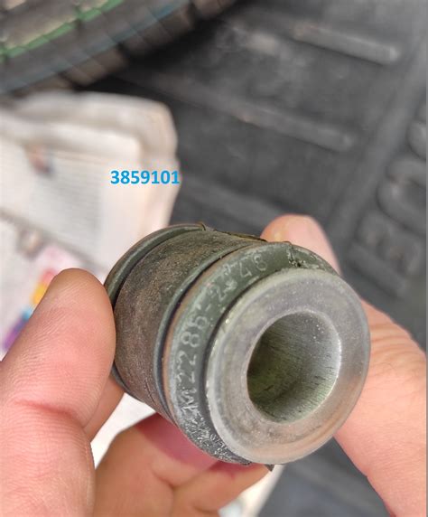 Задние сайлентблоки на Рерно Дастер 4х4, 8200839121 VS 3859101 ...